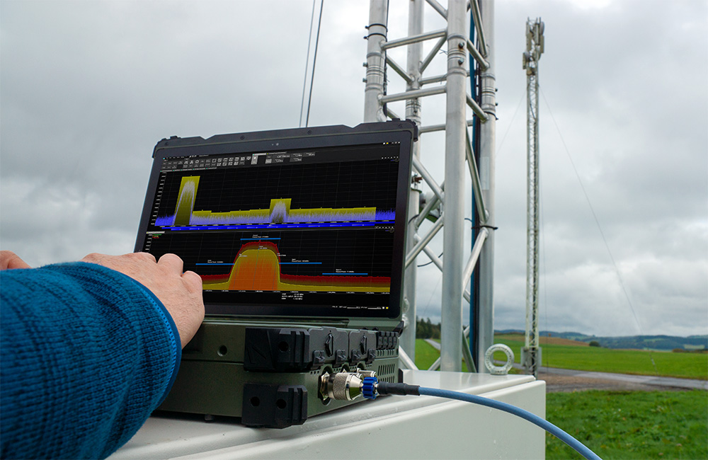 SPECTRAN V6 MIL Ultra-Stable Real-Time Outdoor Spectrum Analyzer with ...